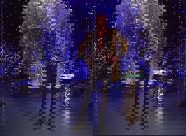 THE CRYSTAL MAZE PRESENTERS